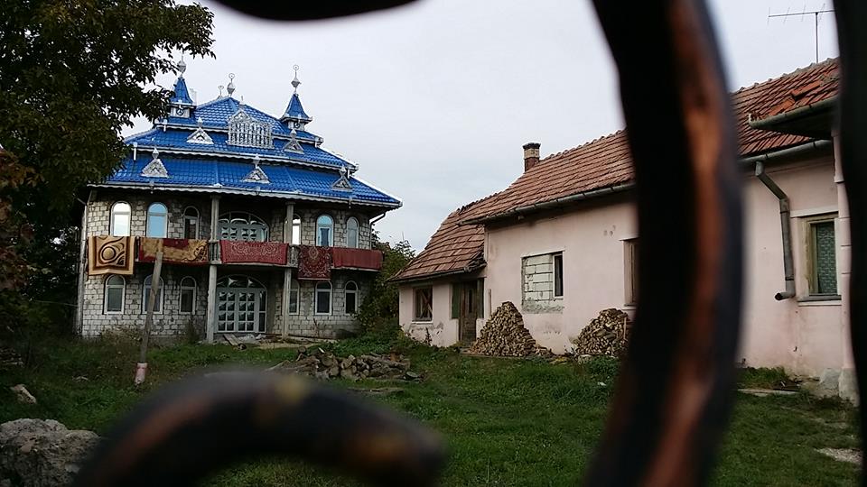 Gypsy Palaces in Huedin – All Things Romania